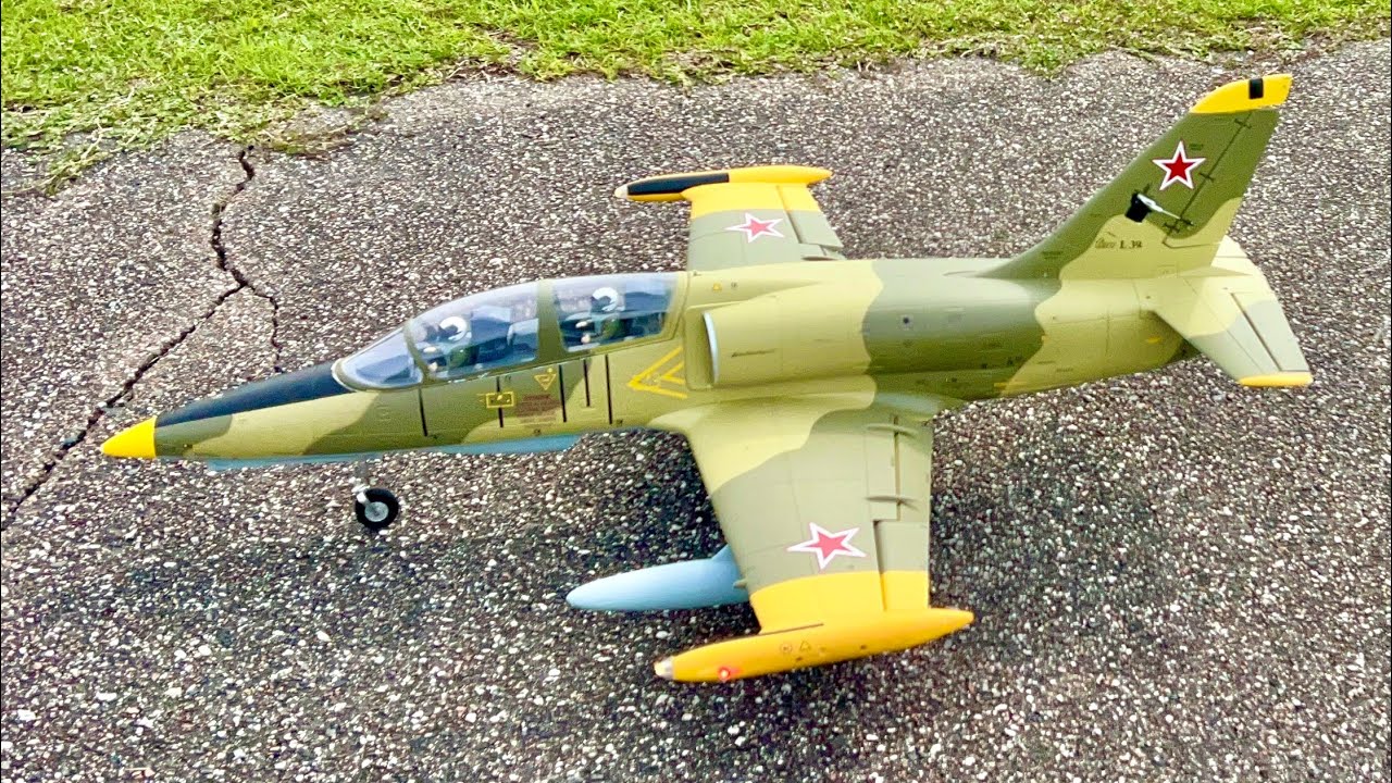 Freewing L-39 Albatross High Performance EDF Jet - YouTube