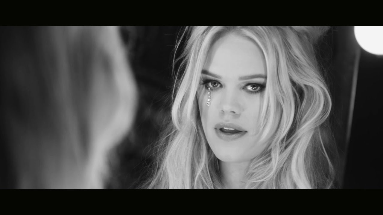Julia Frej - Blood on their hands - YouTube