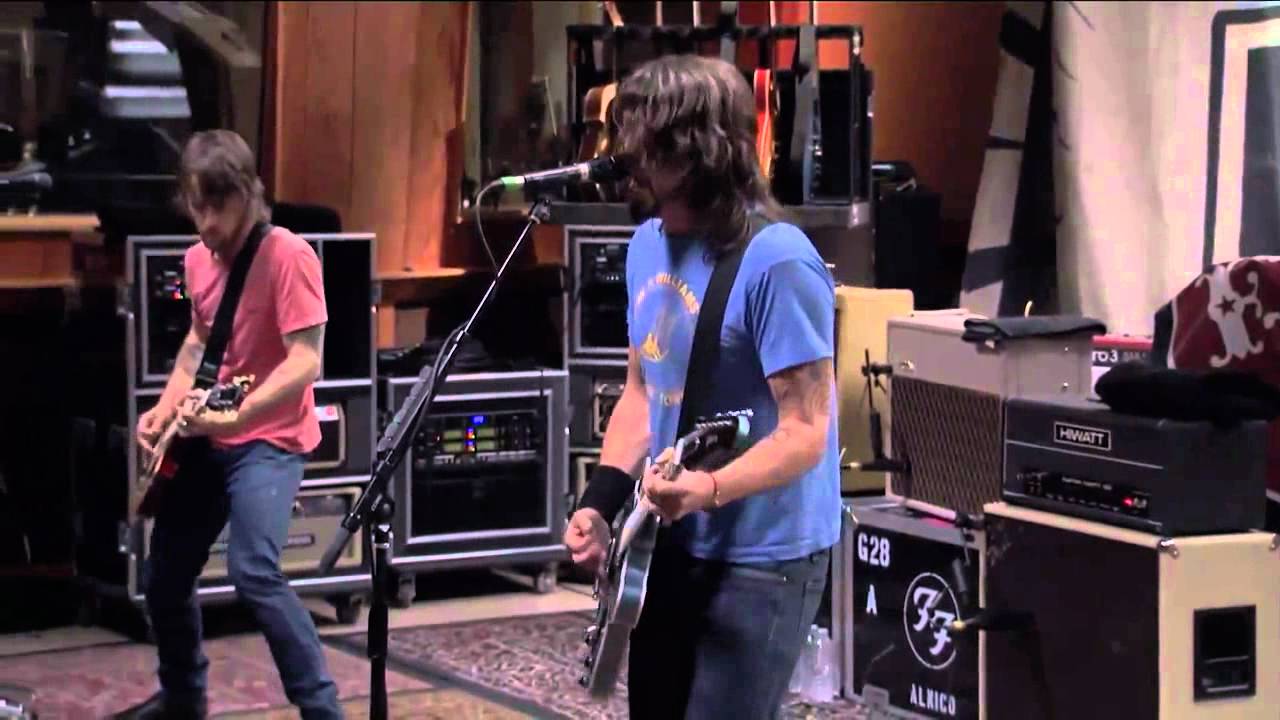 Foo Fighters - Bridge Burning [HD] (Live from 606 Studio) - YouTube