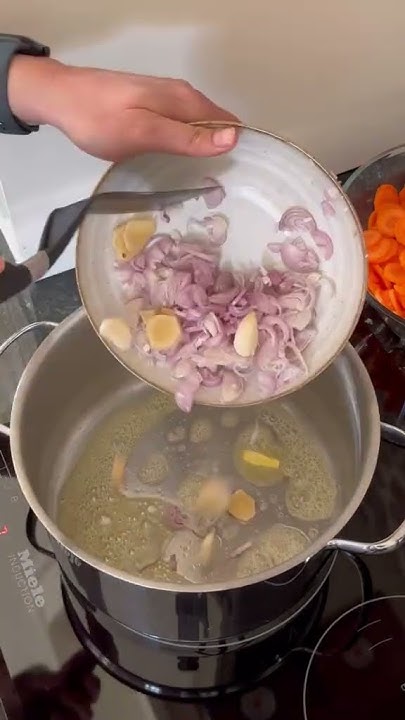 700g carrots / 5 shallots / 4 cloves garlic / 10g ginger / 8 dl stock / 3 dl heavy cream# ...