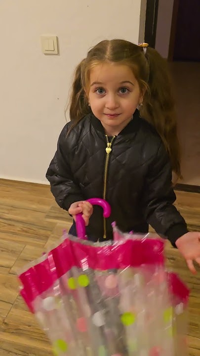 საქმის ქალი 😃 ნუცა Youtube