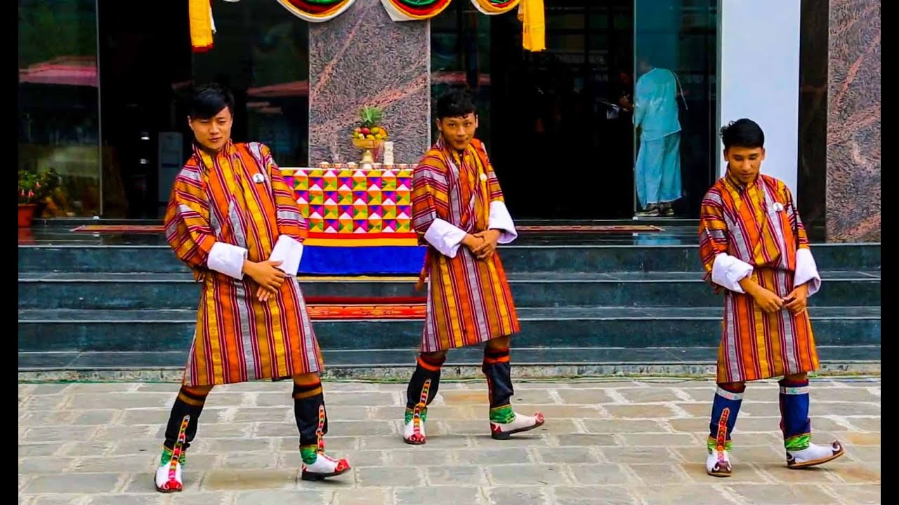 Nge Ge Ming by Druk Magpoens boys at CBS during 4th International ...