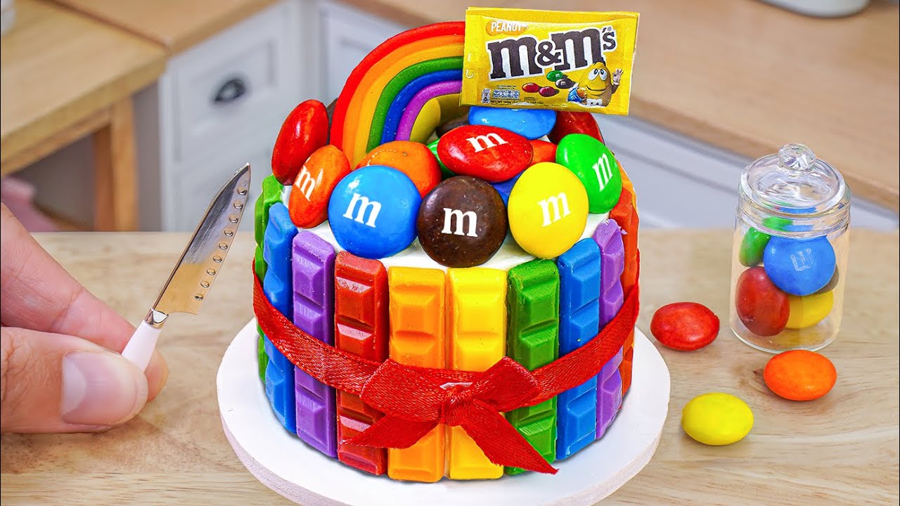 Resep Kue Permen M&M yang Menakjubkan 🌈 Topper Kue Cokelat KitKat ...