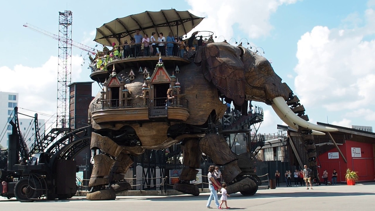 Grand Elephant at Les Machines de L'île In Nantes, France - YouTube