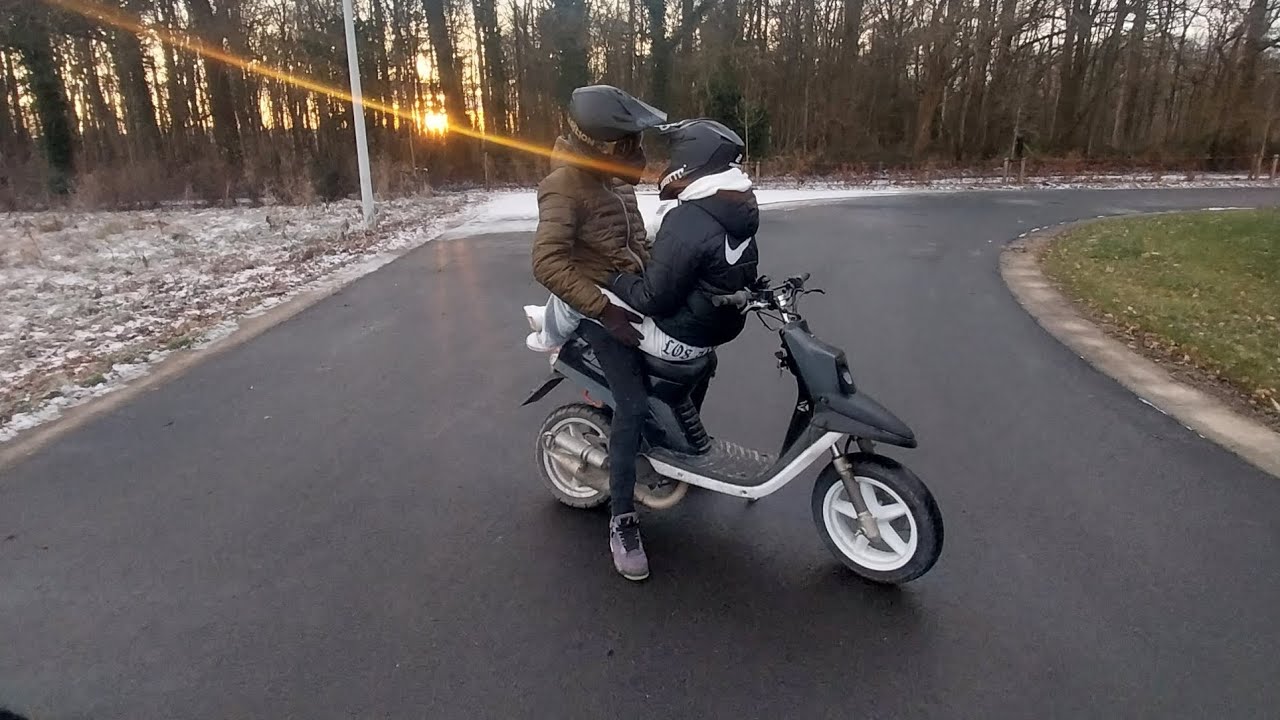 stunts on 70cc stage 6 MBK booster - YouTube