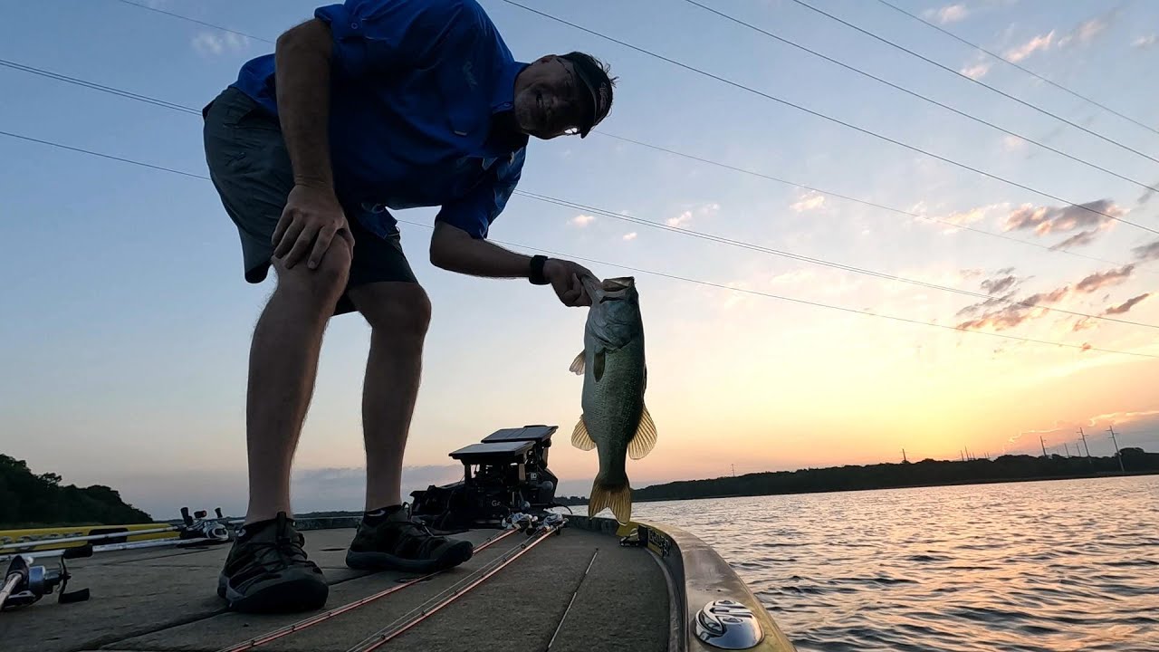 Valley Lake Ranch in Texas Offers World-Class Bass Fishing - YouTube