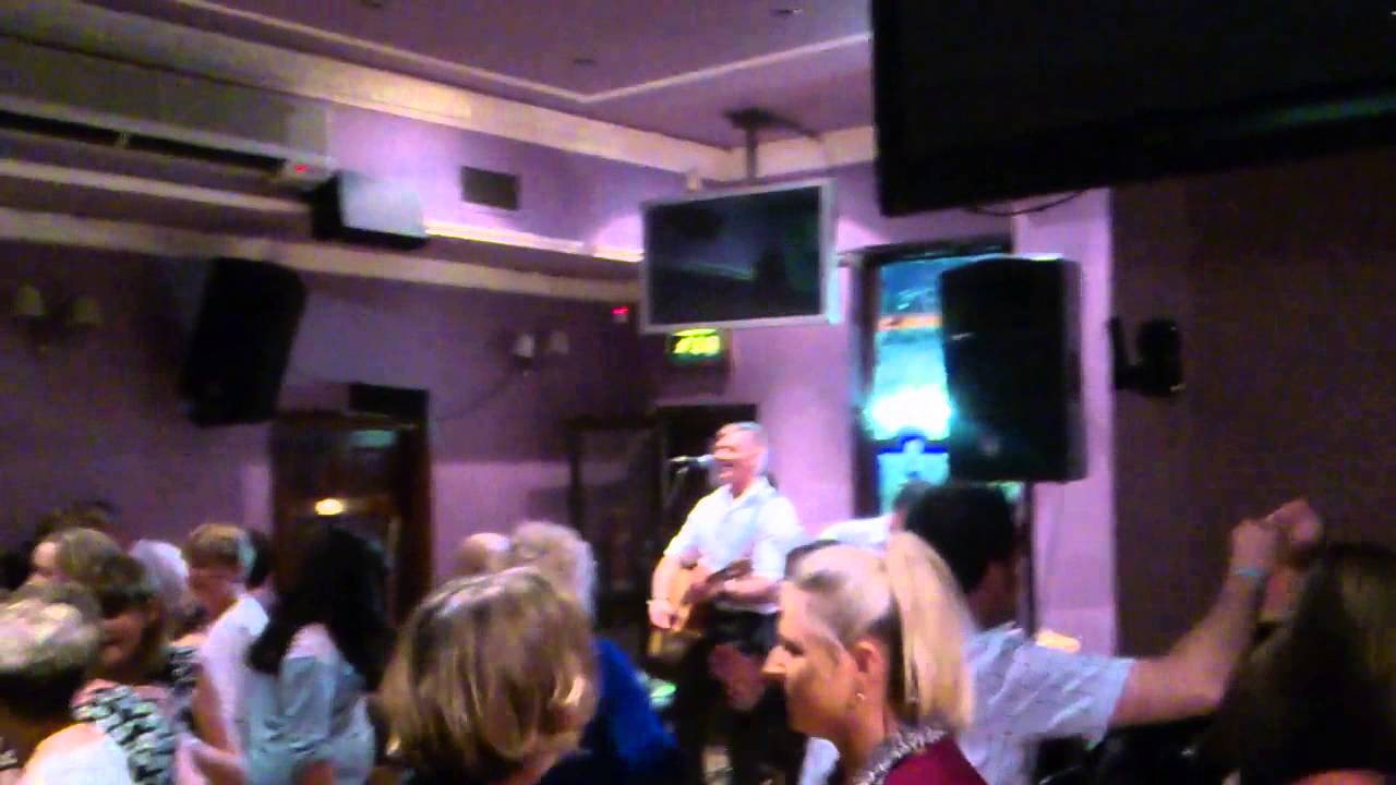 Martin Ruddy at Tonis Bar - YouTube