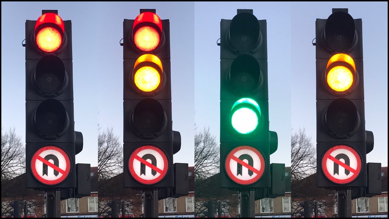 Redbridge: Chigwell Road A113 J/O Broadmead Road A1009, Siemens Helios ...