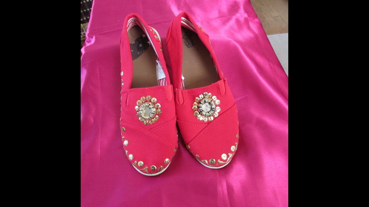 DIY: TOMS SHOE DECORATIONS WITH MIRROR AND SEQUINS. - YouTube