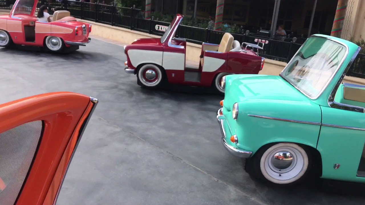 Luigi's Honkin' Haul-O-Ween - The Chop Top of Carsoli - Cars Land ...