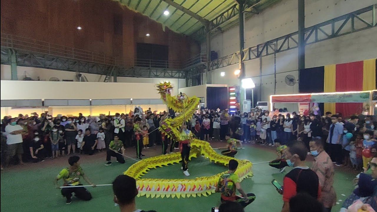 Dragon Dance marga Lim - Bazaar HBT Padang 2022 - YouTube