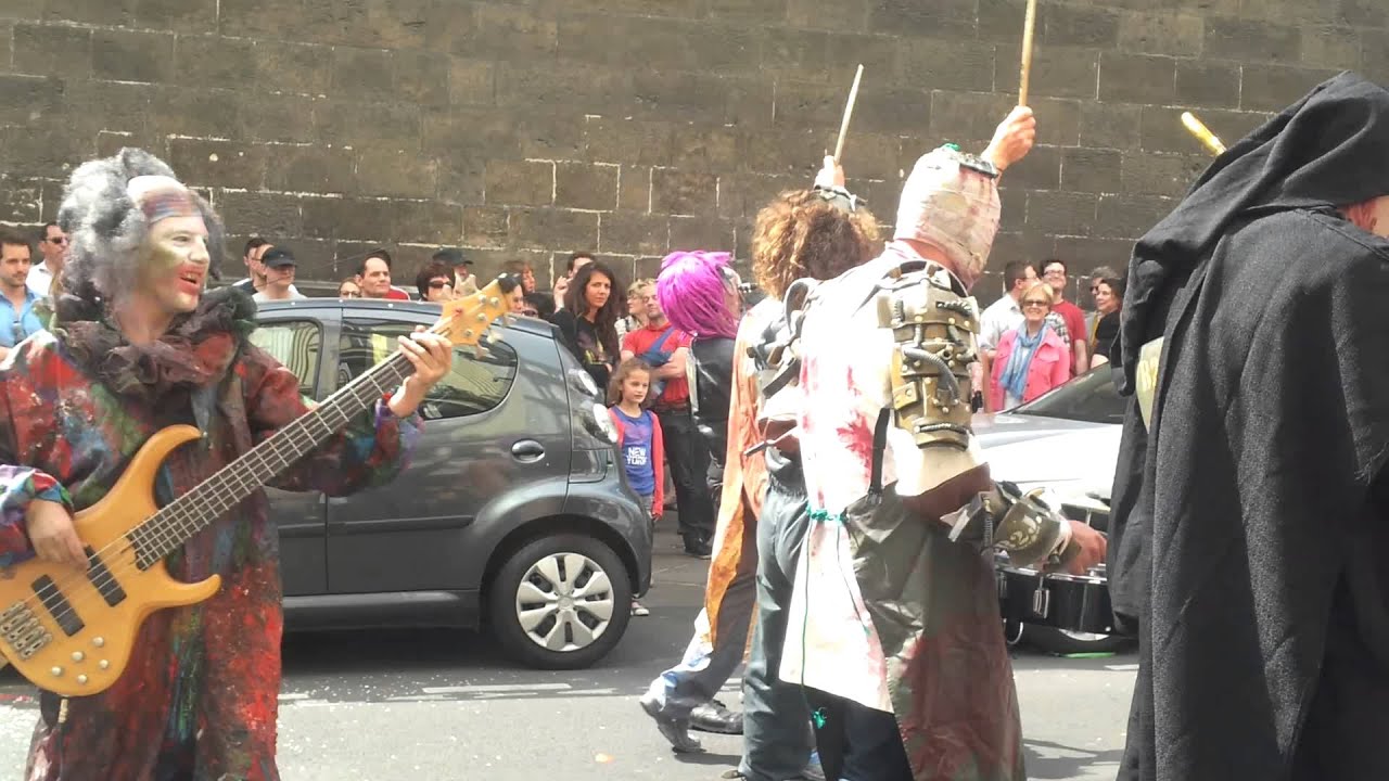 Rouen punk rock music dans la rue de la république - YouTube
