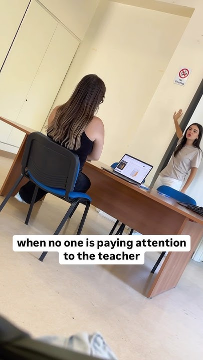 Who’s smarter here?😜😎 #coder #college #teacher #students #codingninja #codingcomplex - YouTube