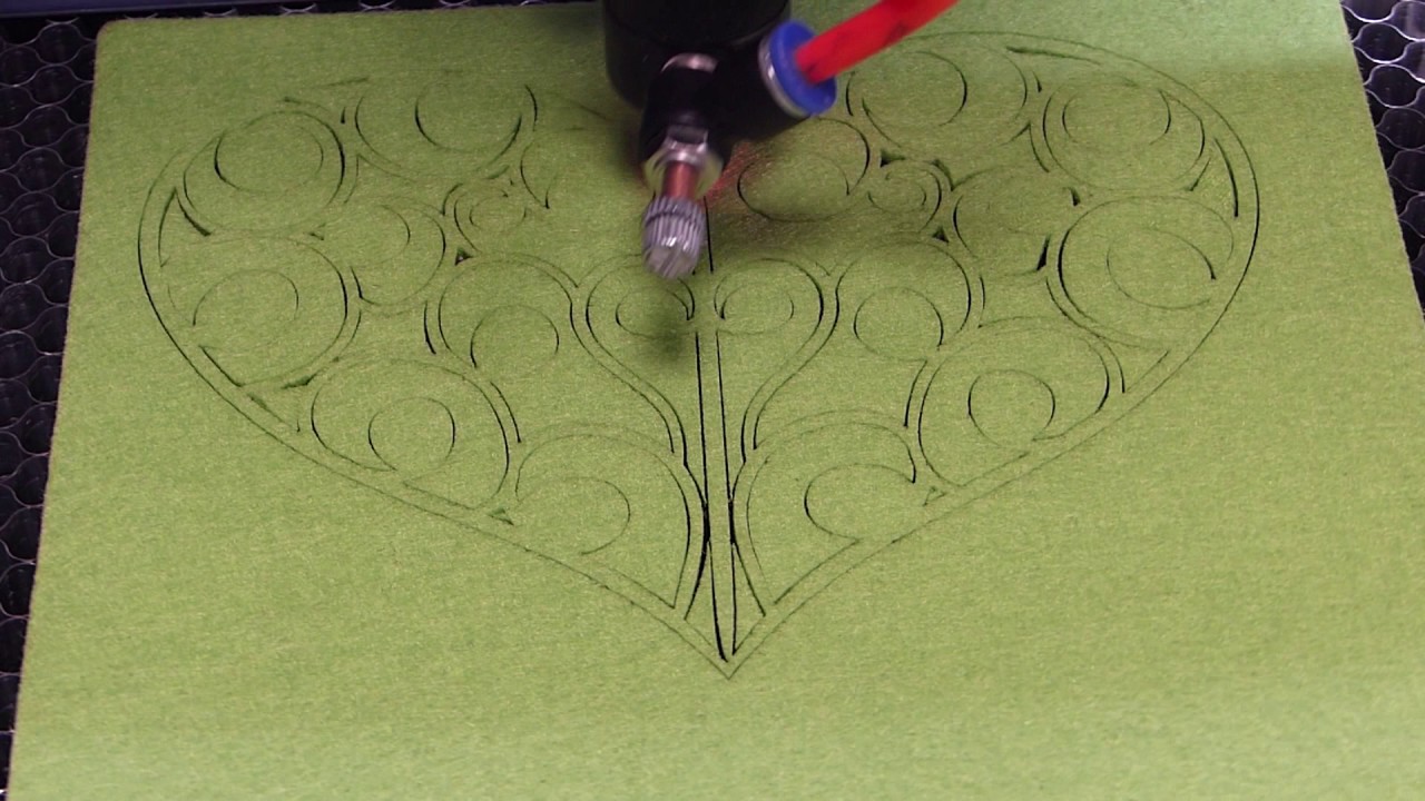 Czym wycinać wzory w filcu? Wycinanie podkładki w filcu laserem - YouTube