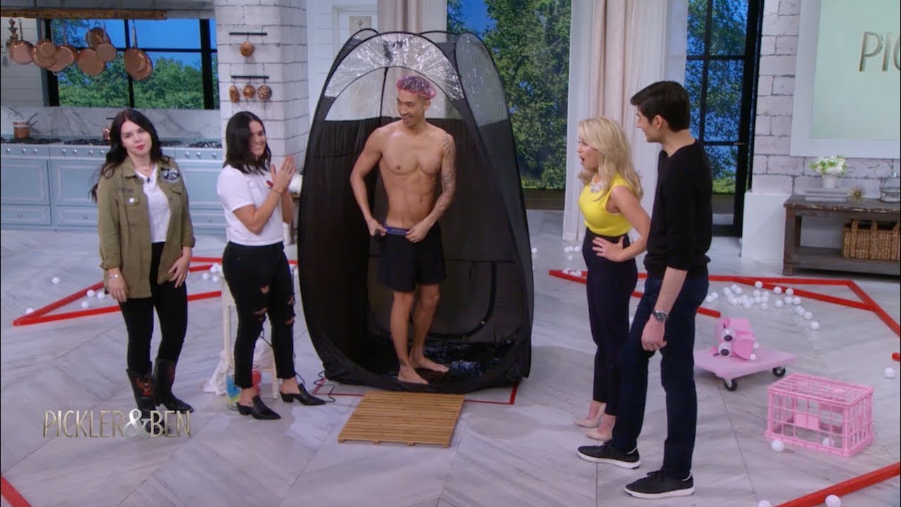 Chef Ronnie Woo Gets a Spray Tan - Pickler & Ben - YouTube