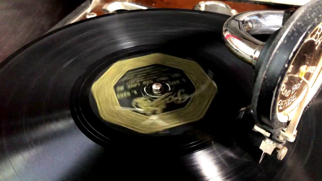 Playing on my portable wind up Alba gramophone from the 1930’s - YouTube