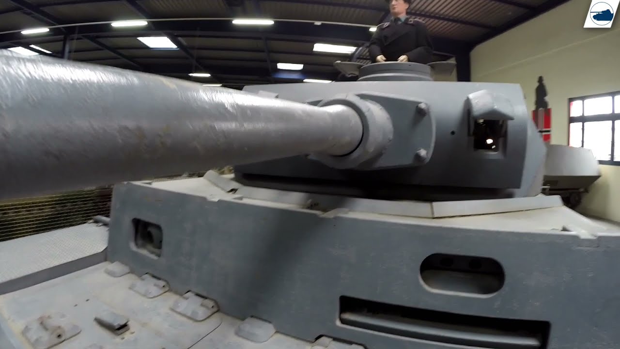 Panzer III Ausf.F. - Panzerkampfwagen III - walkaround - Saumur Tank ...