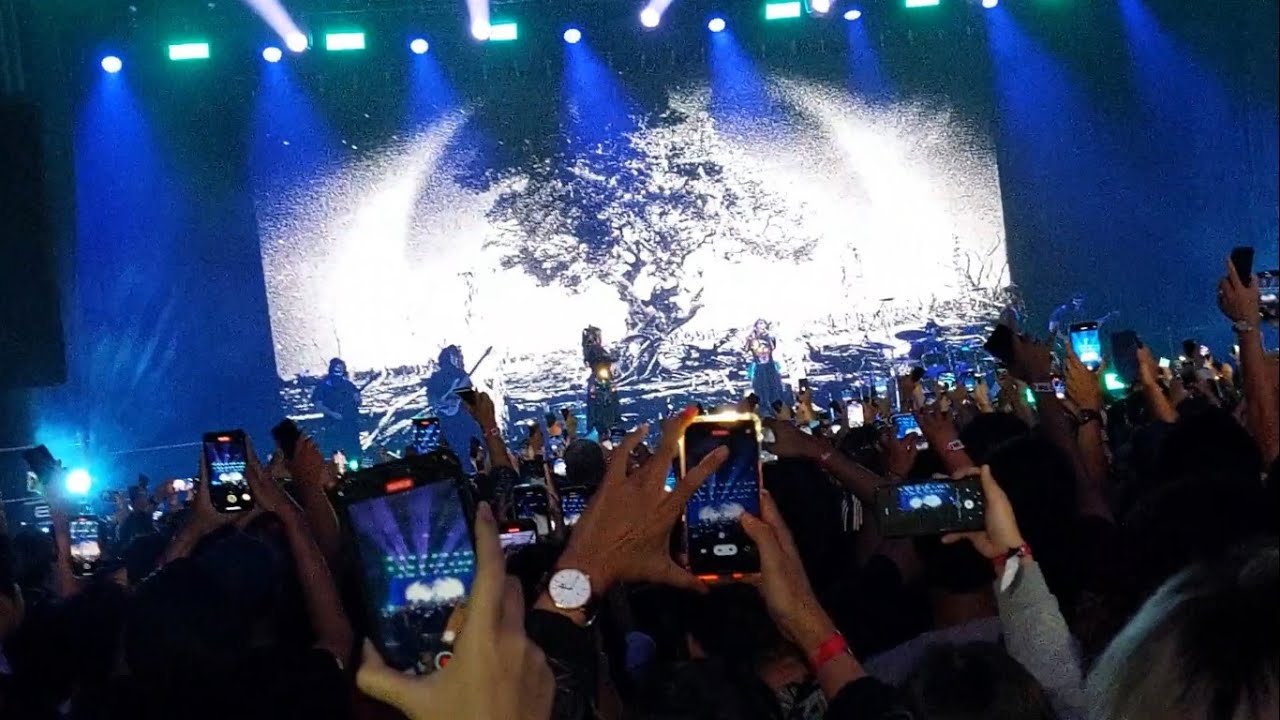 [Crowds Shot] Fancam Monochrome - BABYMETAL Live @ ICE BSD City ...