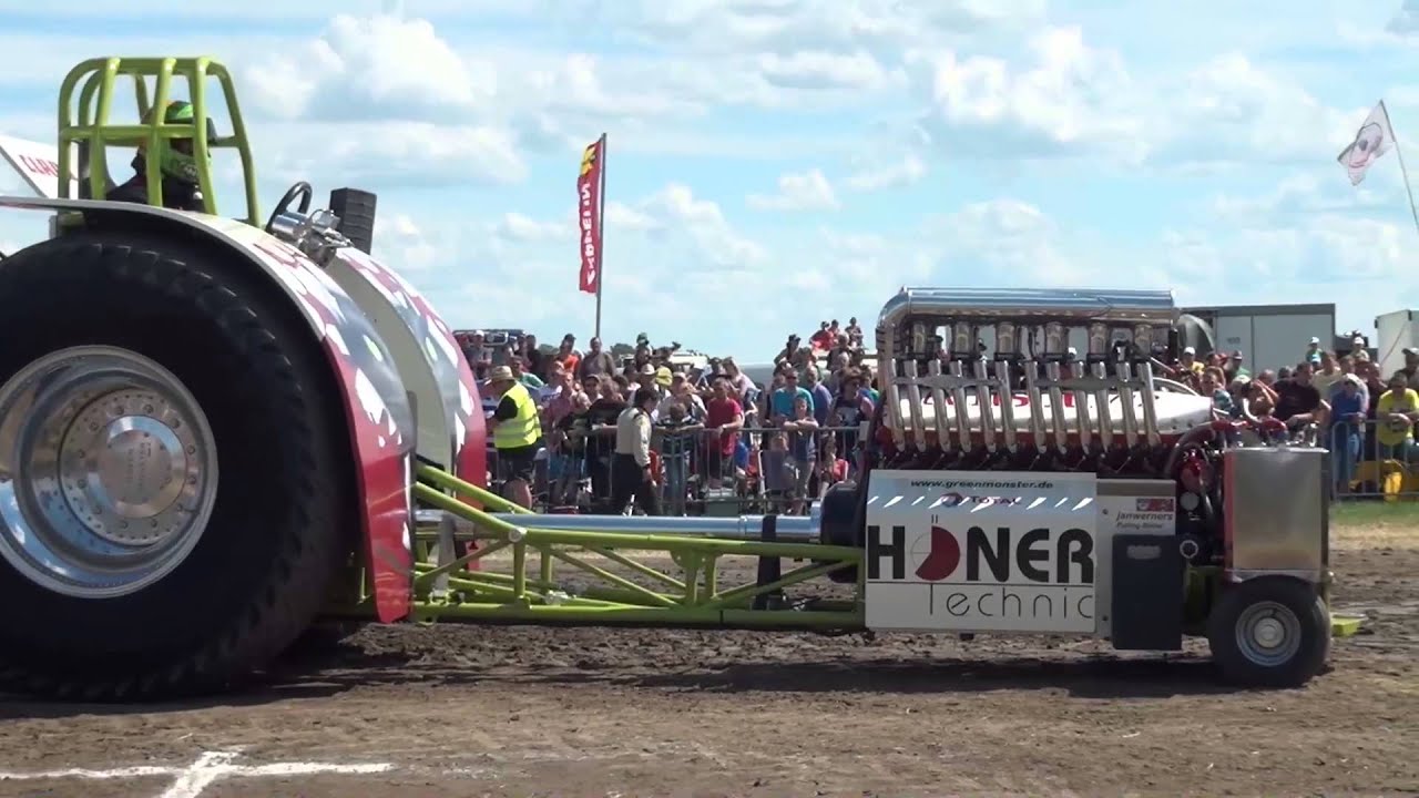 Green Monster und Fighter @ Tractor Pulling Edewecht 2013 by MrJo - YouTube