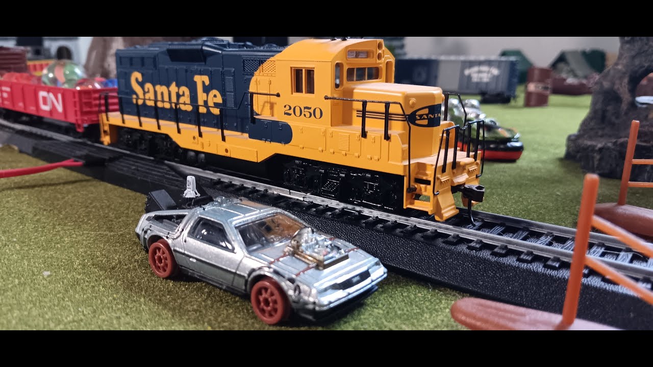Santa Fe Model Train close up clips on newly extended track. - YouTube