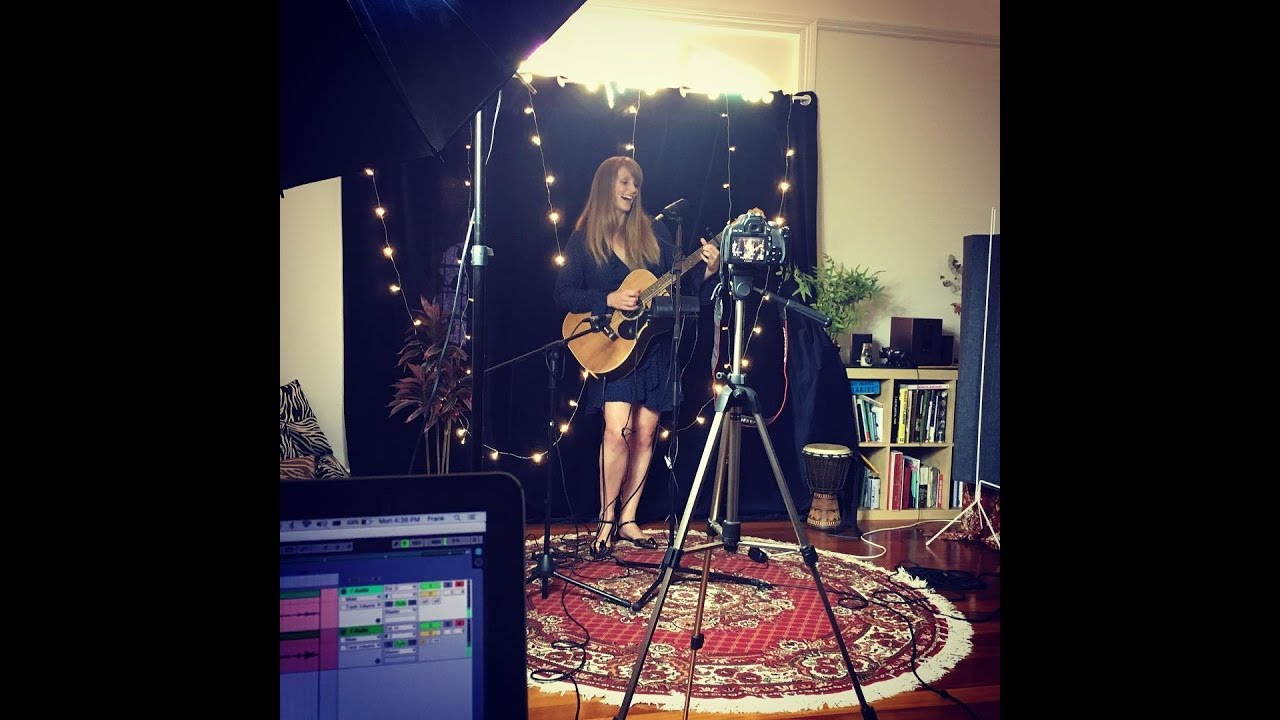 Danielle Lamb (Solo) Live Performance Showreel 3min - YouTube