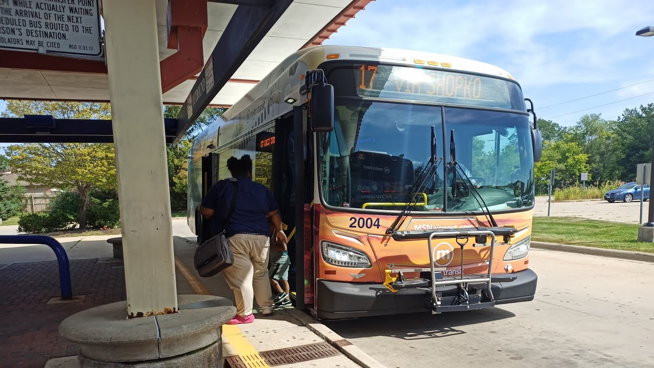 Ride On Madison Metro 2020 New Flyer XD40 2004 On Route 17 to East ...