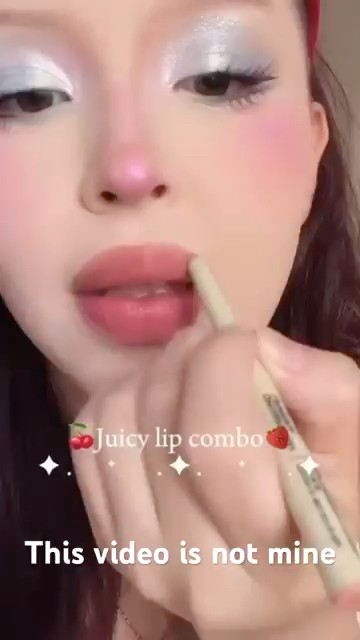 Juicy lip combo 🍒 #secrethacks #makeuptutorial #beautytiips #makeuptips ...