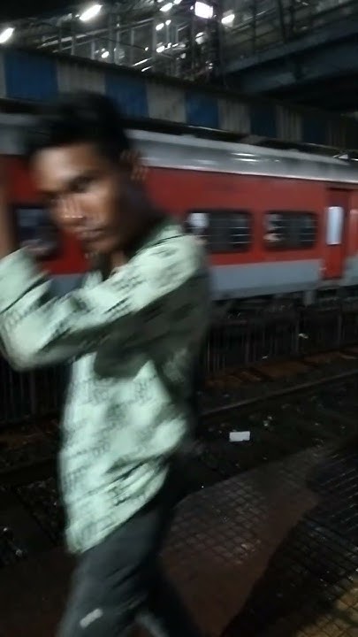 PUNE WAP-7 with LTT-SHALIMAR JNANESHWARI EXPRESS SKIPPING THANE AT SLOW SPEED . - YouTube