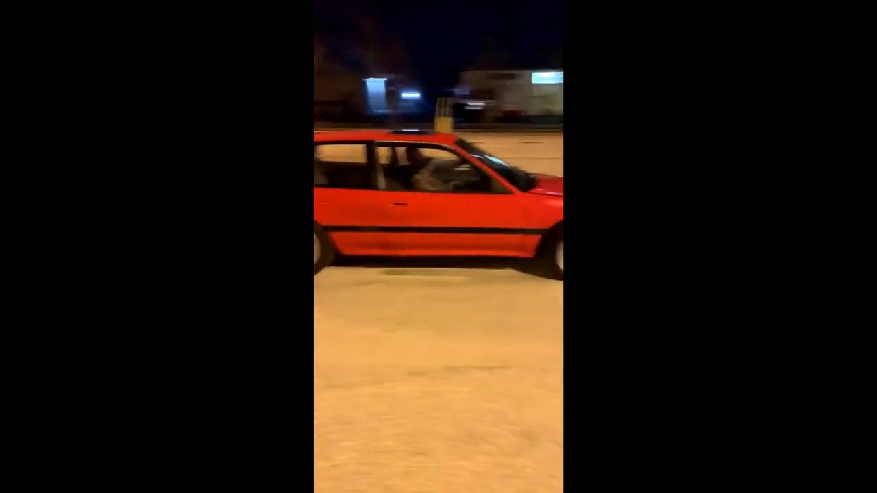 Slammed 89' EF Hatch Does A MASSIVE Burnout!! - YouTube