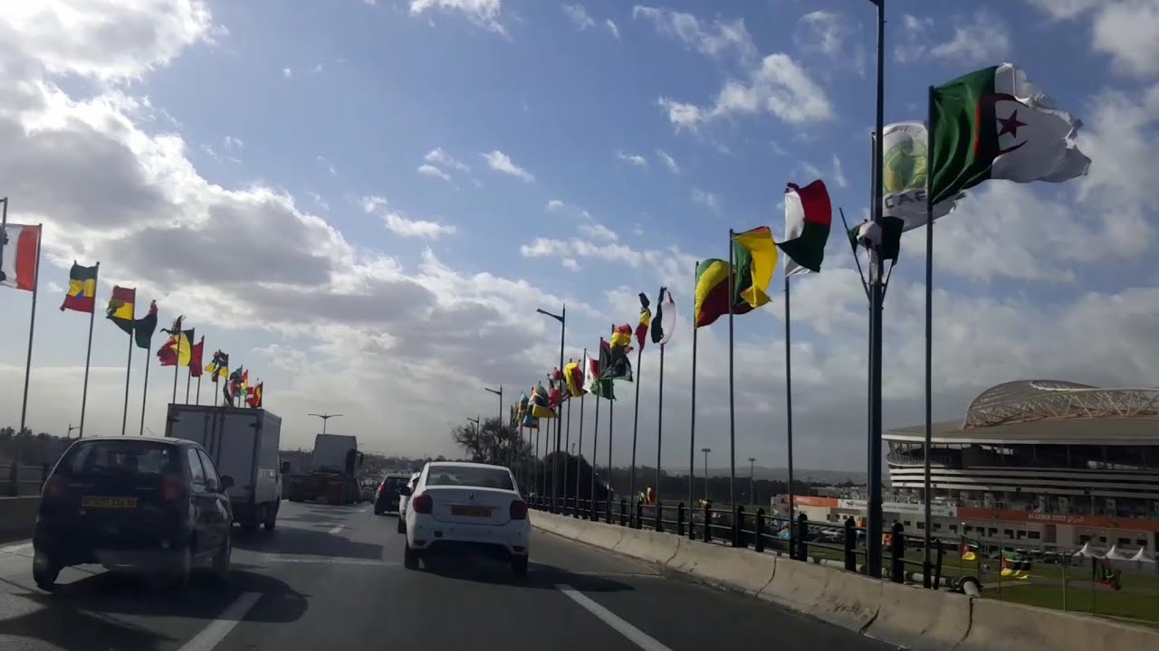 من حي كوريفة الحراش الى ملعب نيلسون مانديلا براقي De El Harrach a Stade ...
