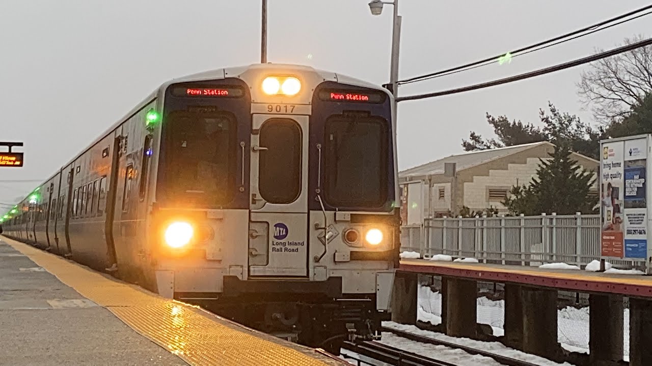 MTA LIRR: 2016-2021 Kawasaki M9 & 2002-2007 Bombardier M7 @ Bethpage ...