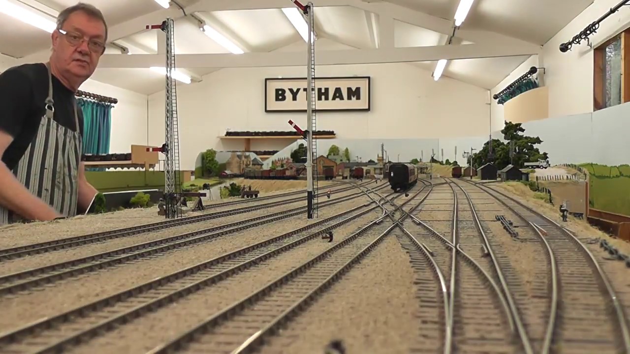 Springtime Spotting at Tony Wright's Little Bytham - YouTube