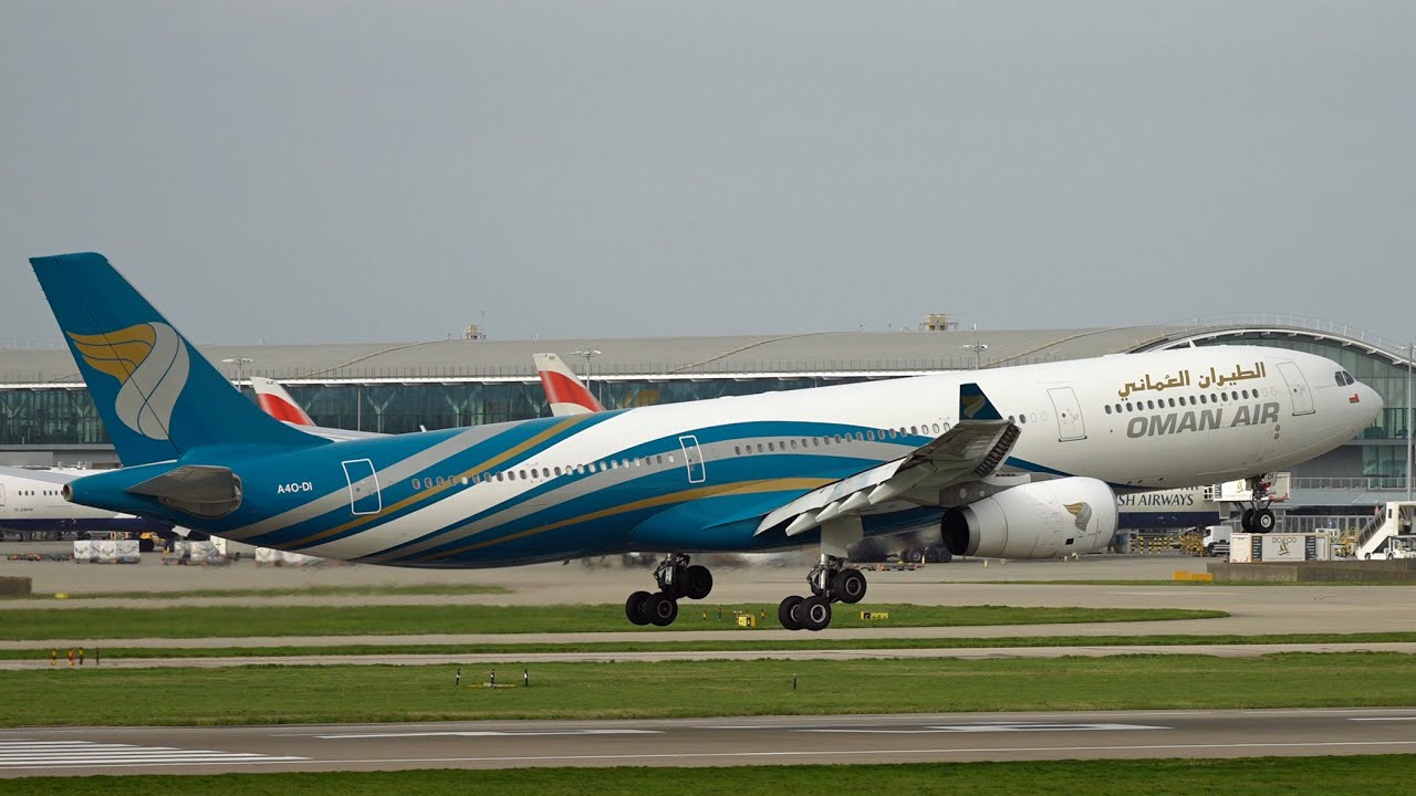 Plane Spotting at London Heathrow Airport Single Runway Operations ...