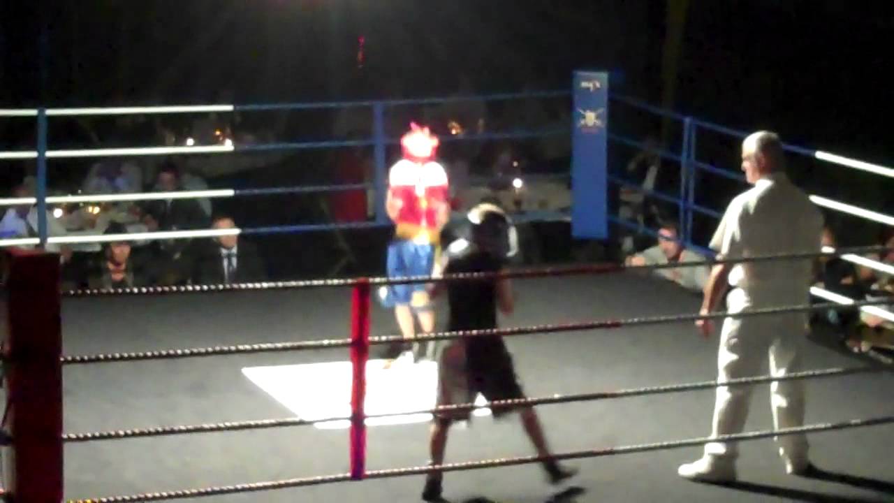 reece lawrence vs callum burton - YouTube
