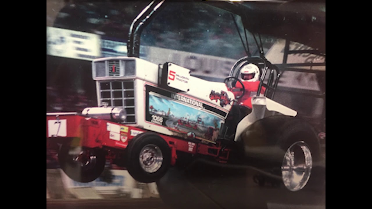 Red Rascal / Stray Horse Tractor Pulling Team - Tractor pulling legends ...