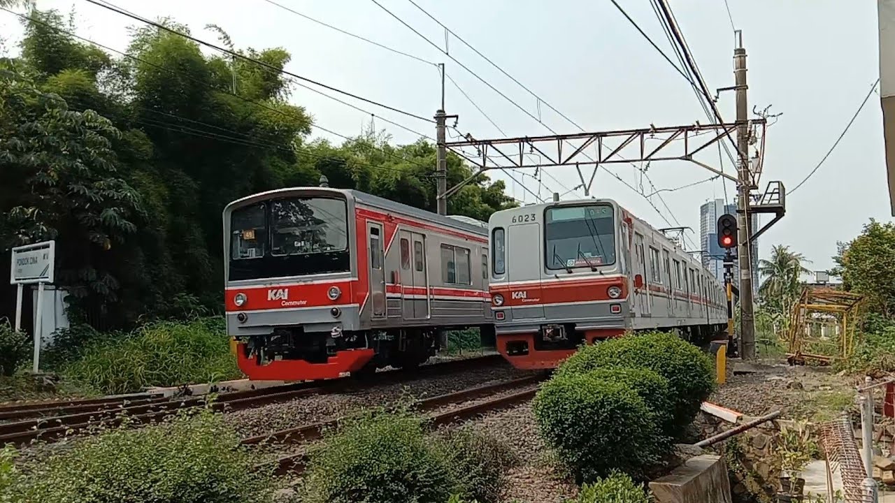 Kompilasi KRl Commuter Line Di JPL 24 A Stasiun Pondok Cina. - YouTube