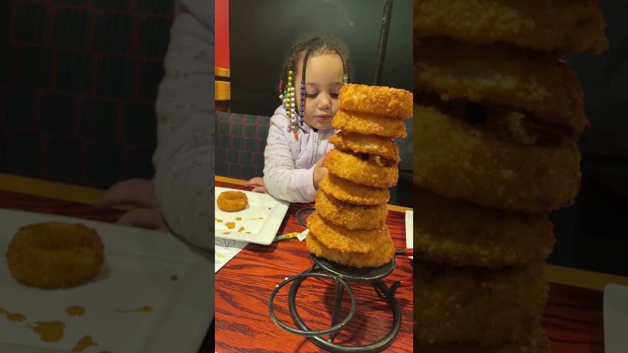 Onion ring tower Red Robin - YouTube