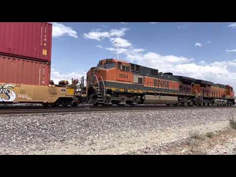 BNSF H1 1064 Colorful Port Stack International Containers. 4KHDR! Westbound At Verdemont. - YouTube