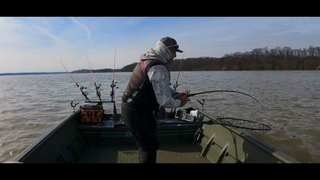 CHASING MONSTER CATFISH IN RAGING CURRENT - YouTube