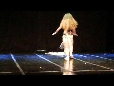 Vivian Cruz solo Dança do Ventre