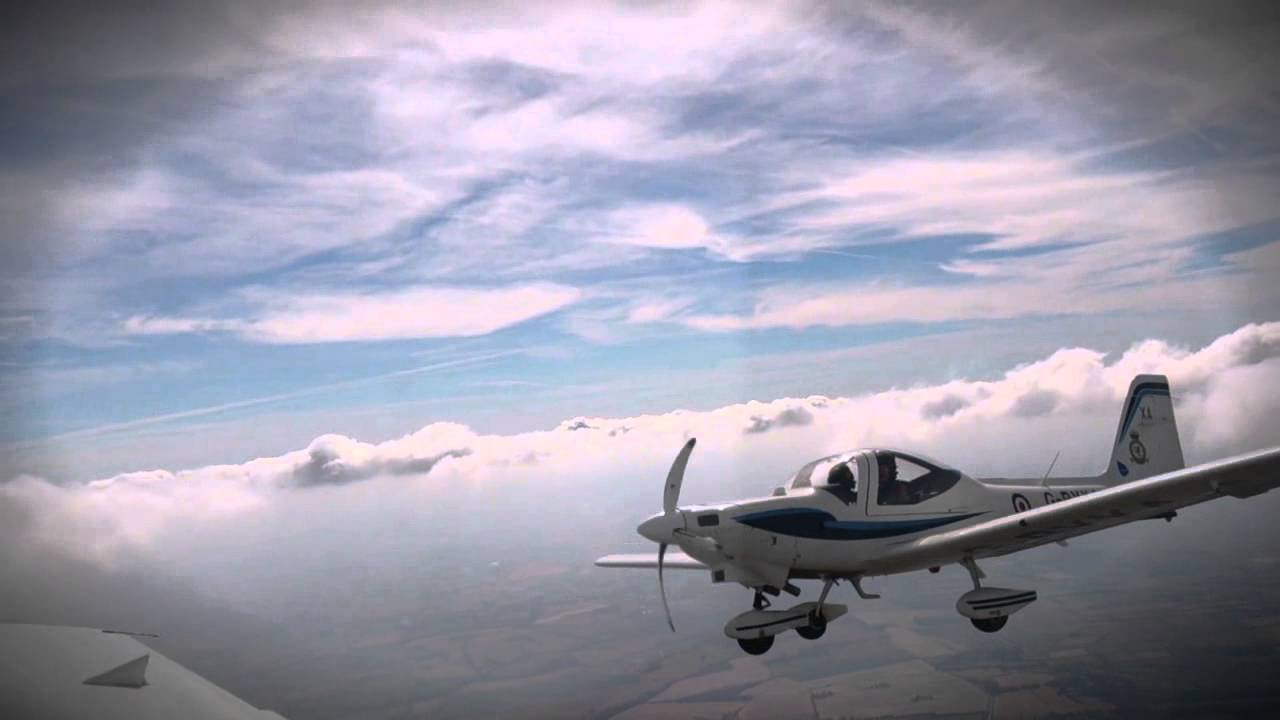 Grob Tutor Formation Flying - Oxford University Air Squadron 2014 - YouTube