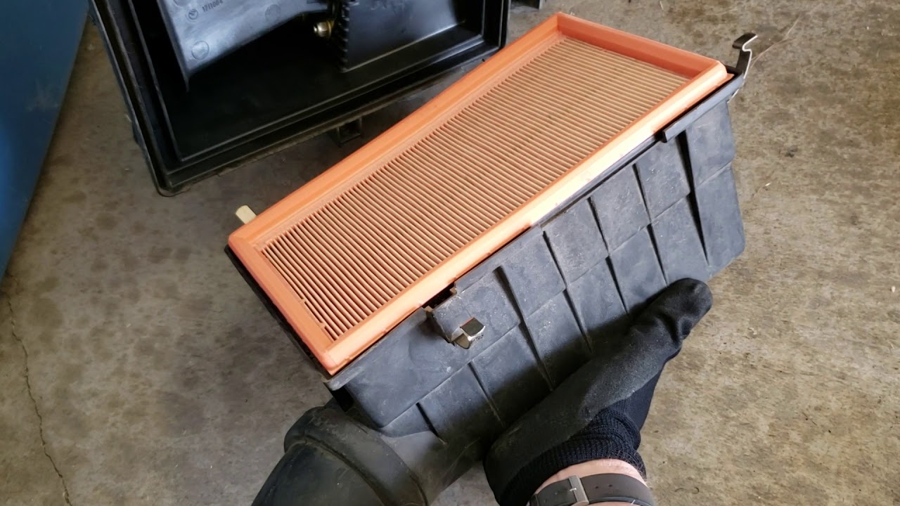 BMW E30 Air Filter Replacement Part 2 - YouTube