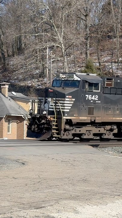 NS 7642 leads NS 269 - YouTube