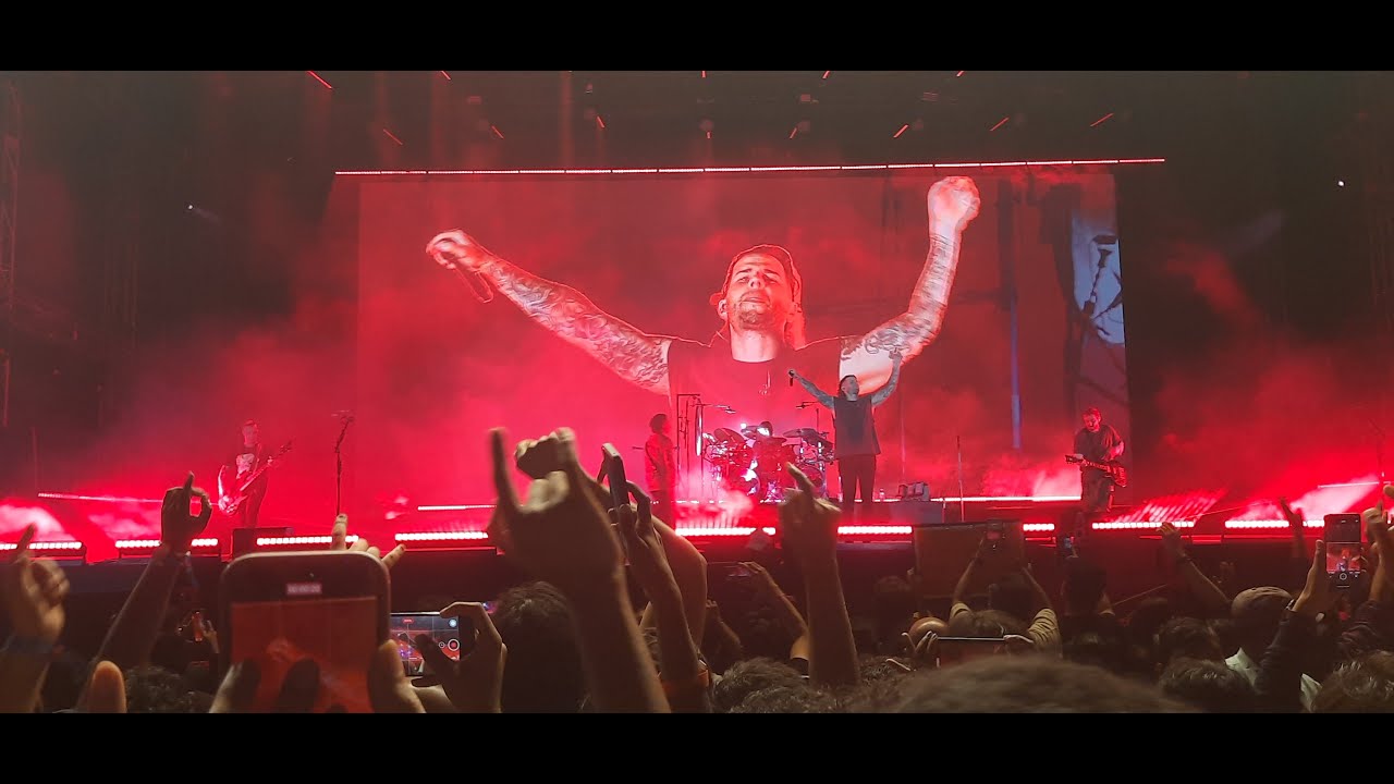 A7X Full Concert at Bengaluru, India! - YouTube