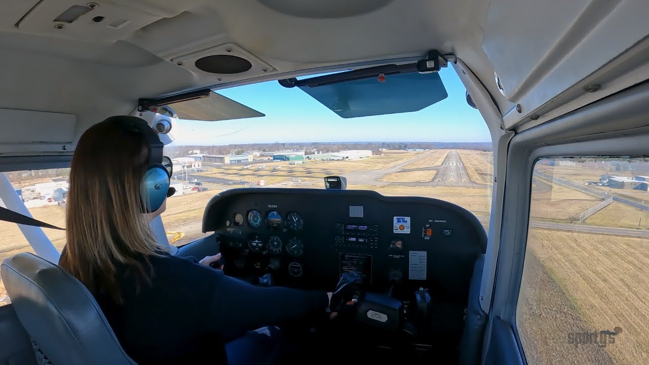 Dakota Davis' first airplane solo at Sporty's Academy - YouTube