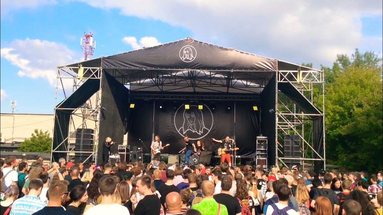 Пионерлагерь Пыльная Радуга - Олигофрен - YouTube