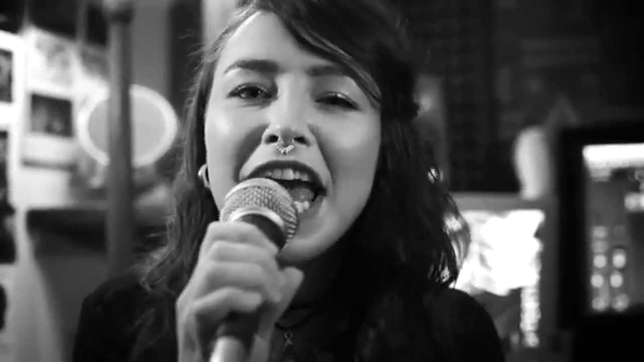 Ruby Confue - Kinky Afro (Happy Mondays Cover) - YouTube