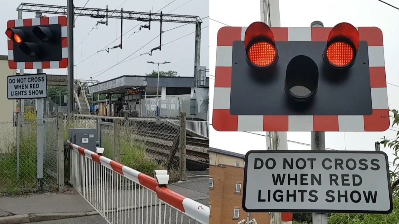Rainham Level Crossing, London - YouTube