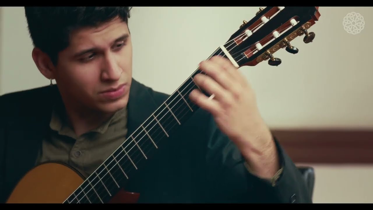 Adrián Montero plays "Porro" from Suite Colombiana No. 4 by Gentil ...