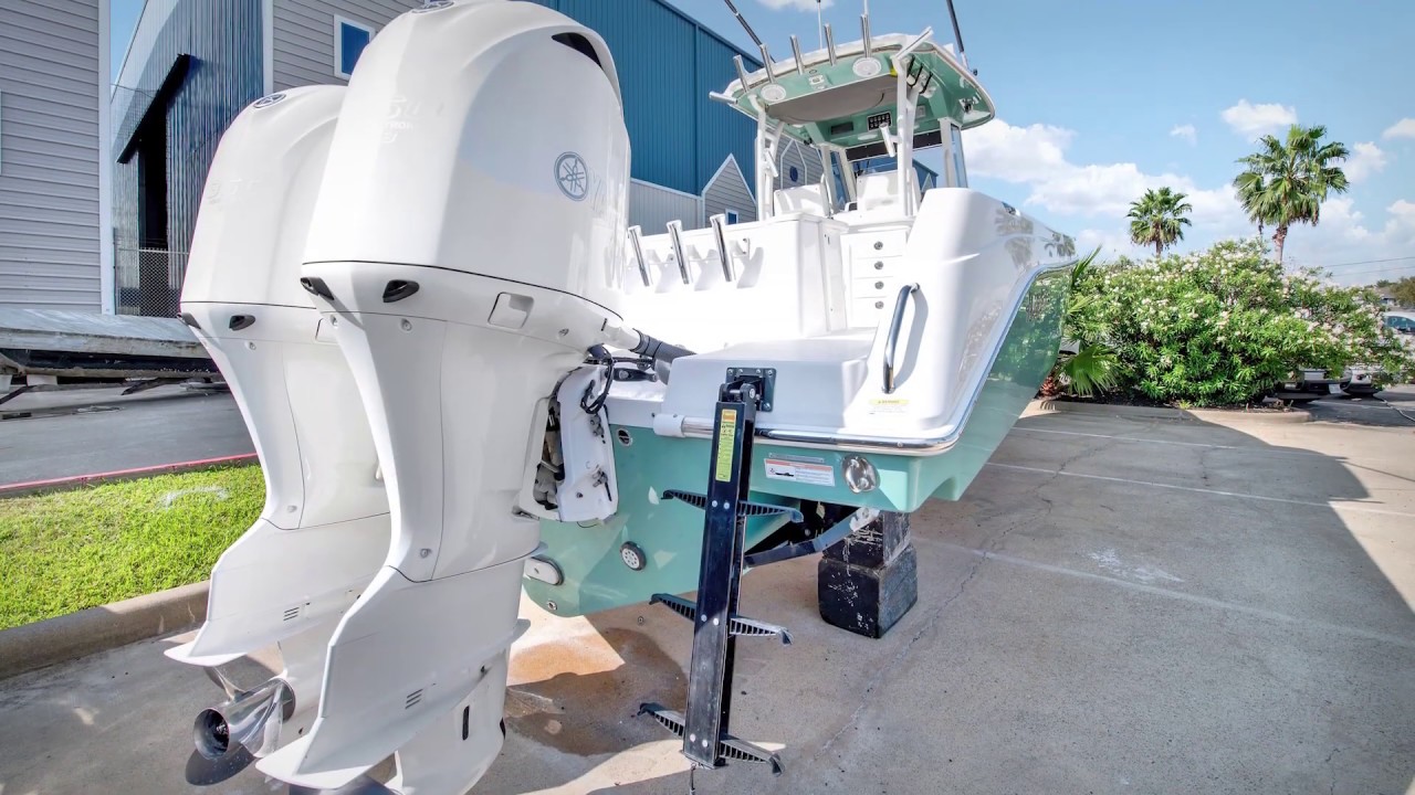 Gently Used 2015 325 Everglades For Sale By MarineMax Houston, Texas ...